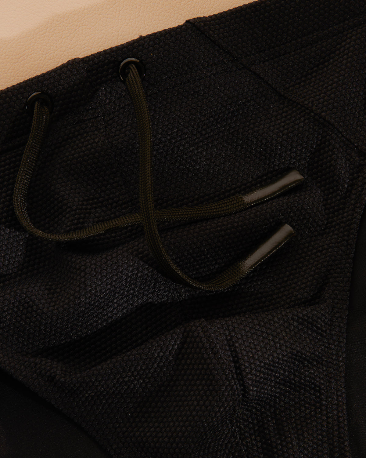 01 BLACK LOGO – Kenta